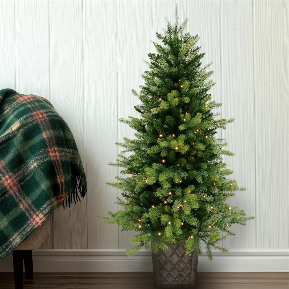 OAKLEY FIR 4.5FT ARTIFICIAL POTTED CHRISTMAS TREE PRELIT | Clonmel ...