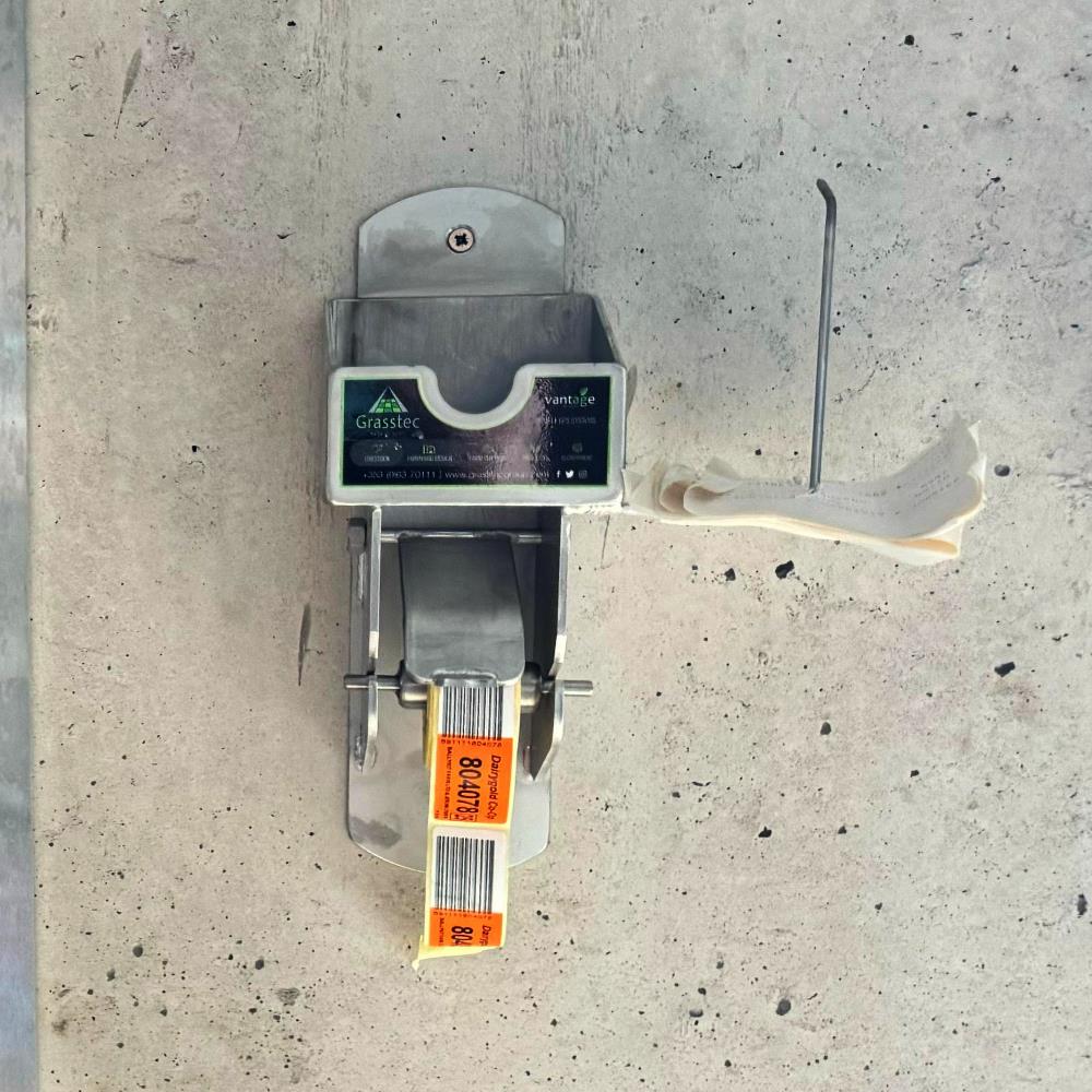 Milk Docket Holder with a Barcode Dispenser | grasstecshop.com