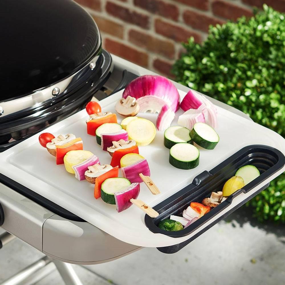 Weber Traveller Cut & Catch Cutting Board | Stakelums Home & Hardware ...