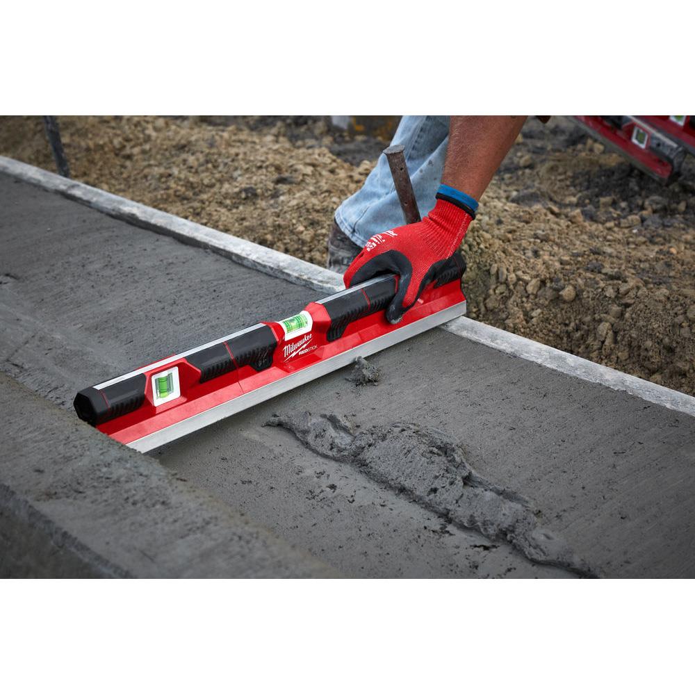 Milwaukee 48" (120cm) Redstick Concrete Level - 4932459893 | Powertool ...