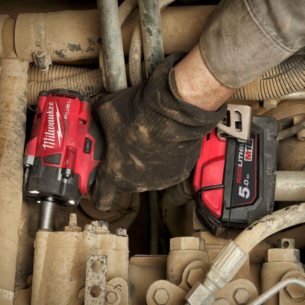 Milwaukee Compact Wrench/2x 5Ah Batteries/Charger/Kit-Box - M18FIW2F12 ...