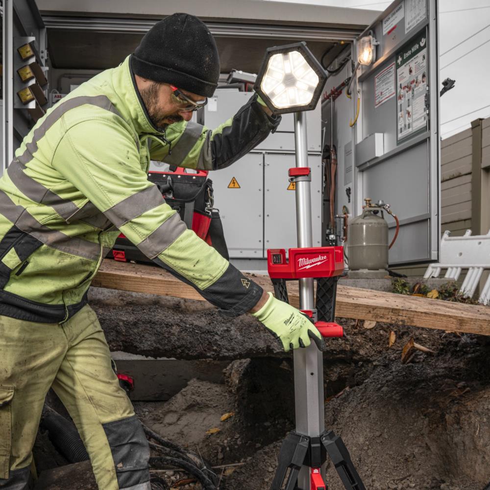 Milwaukee M18 SAL2-502B - M18 Trueview Rocket Led Tower Light ...