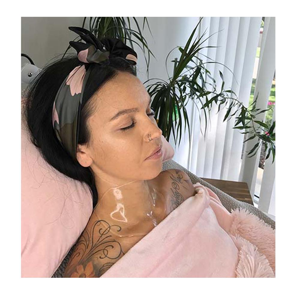 Neck Mask with Apple Stem Cell Serum - The Frownies