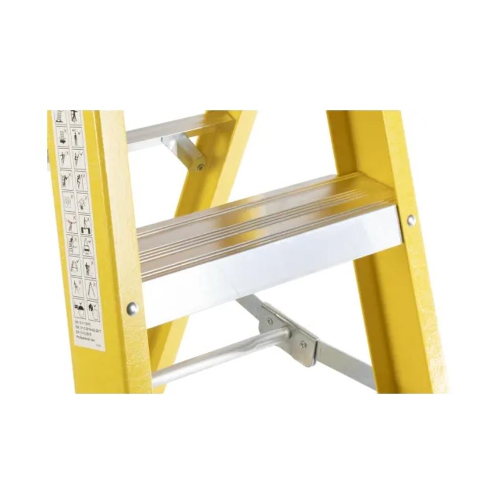 Buildworx Fibreglass Step Ladder 4 Step |EEC Homevalue | Balbrigggan ...